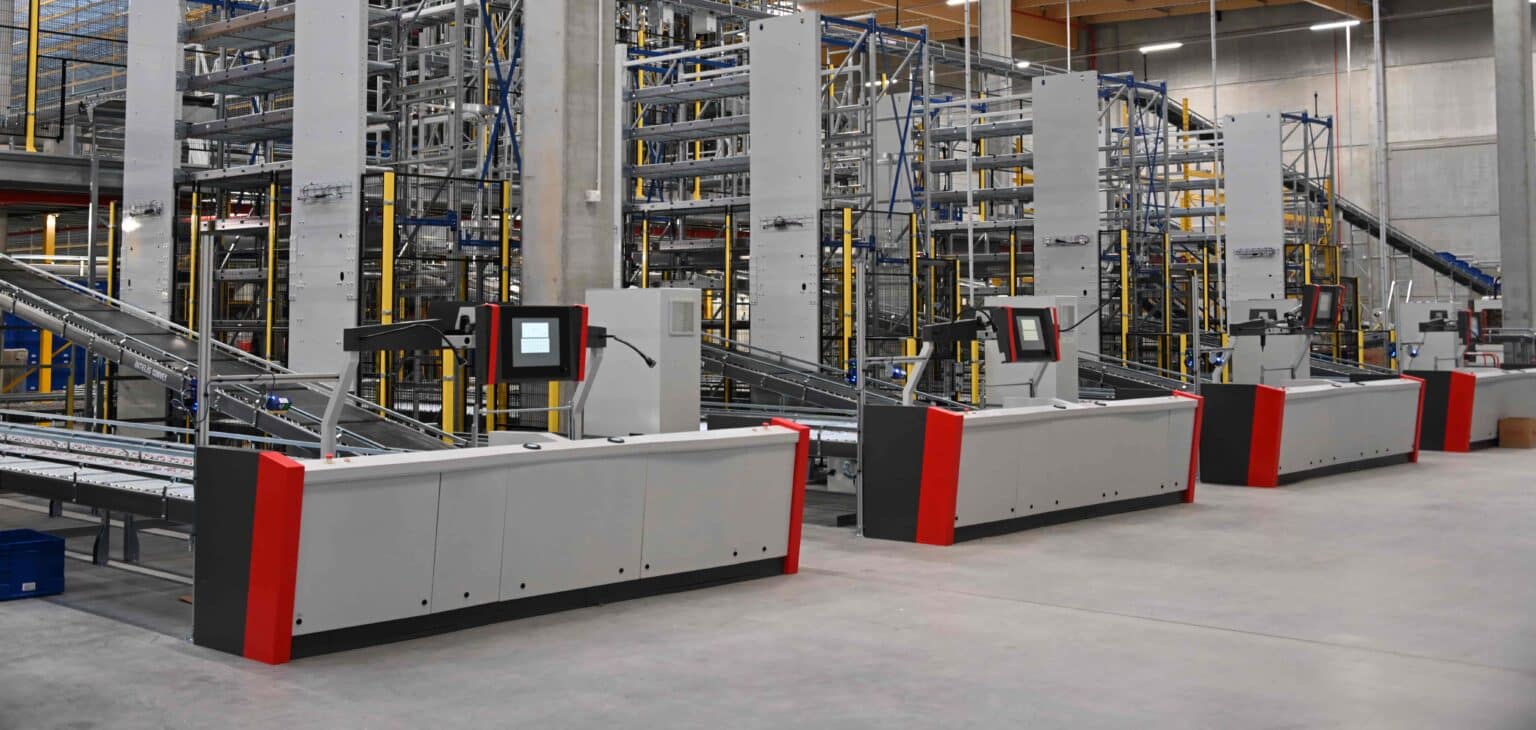 Poste de picking Goods-to-Person pick stations | SAVOYE